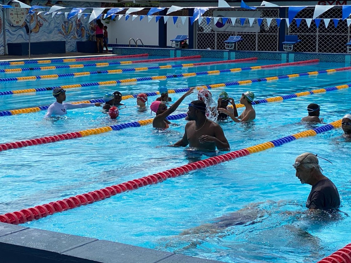 Sharks Swim Club Home